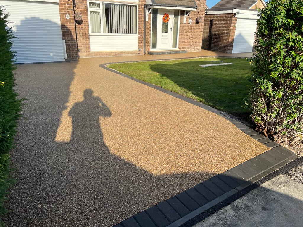 Resin Driveway Contractors Bletchingley | Resin Bonded & Resin Bound Specialists